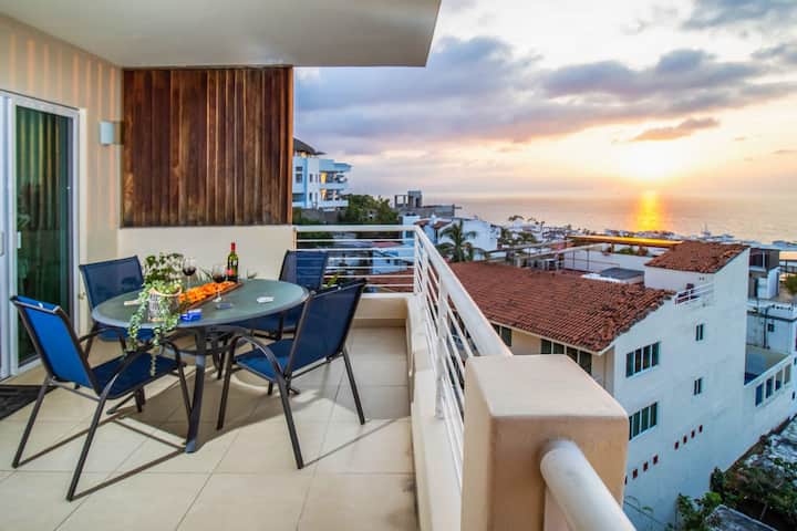 Ocean Views, Pool, Whirlpool, Gym, Beach 7 Blocks - Puerto Vallarta