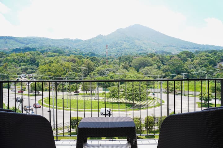 Family Apartment With Mountain Views, El Salvador - 聖薩爾瓦多