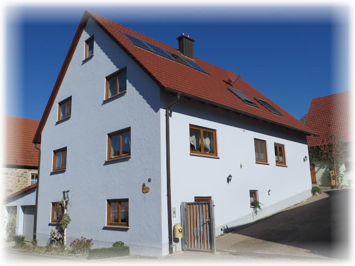 Ferienwohnung Vollburg (Ferienwohnung Pfrang) - Gerolzhofen