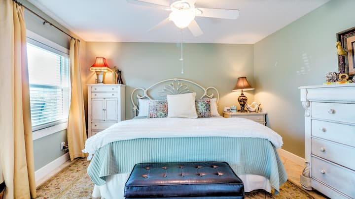 Ground Floor Beachfront Complex Unit W/pool - New Smyrna Beach, FL