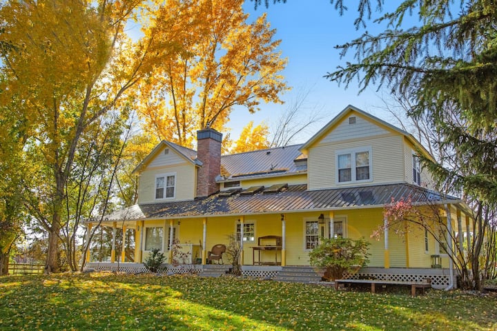 4br Dog-friendly Alpine Oasis W/ Wifi & Deck - Kalispell, MT
