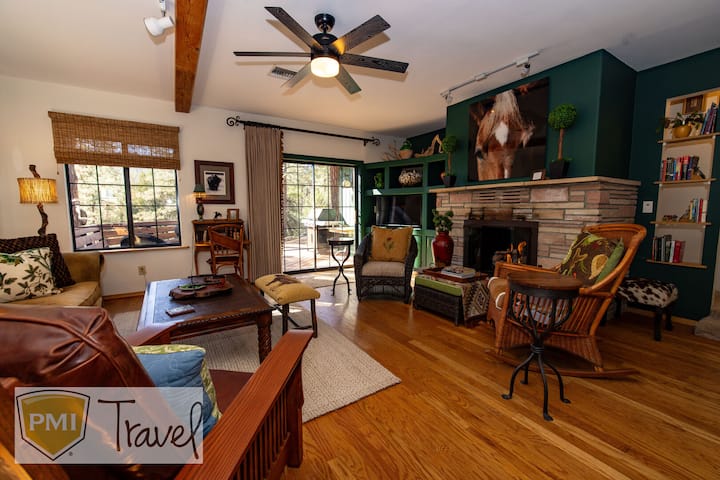 *Luxury Retreat  *Fireplace *10 Mins To Downtown - Prescott, AZ