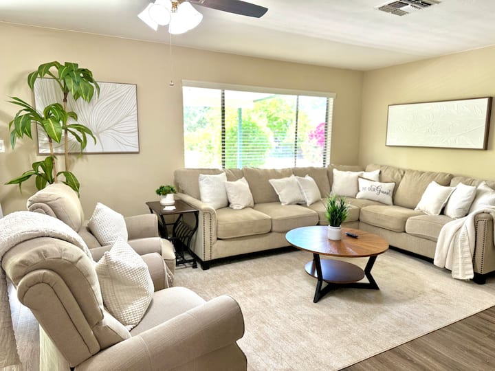 Spacious Home In Bakersfield - Bakersfield, CA