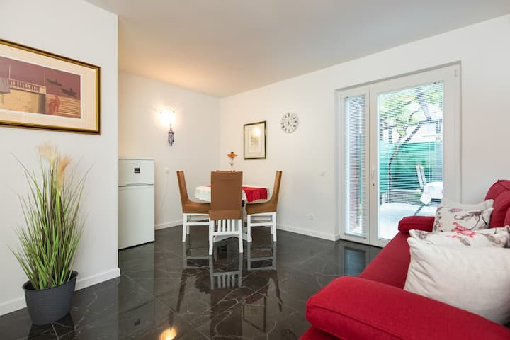 Apartment Katica  With A Spacious Terrace - Baška