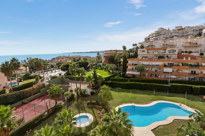 Torrequebrada Flat With Pool Near The Beach - Benalmádena