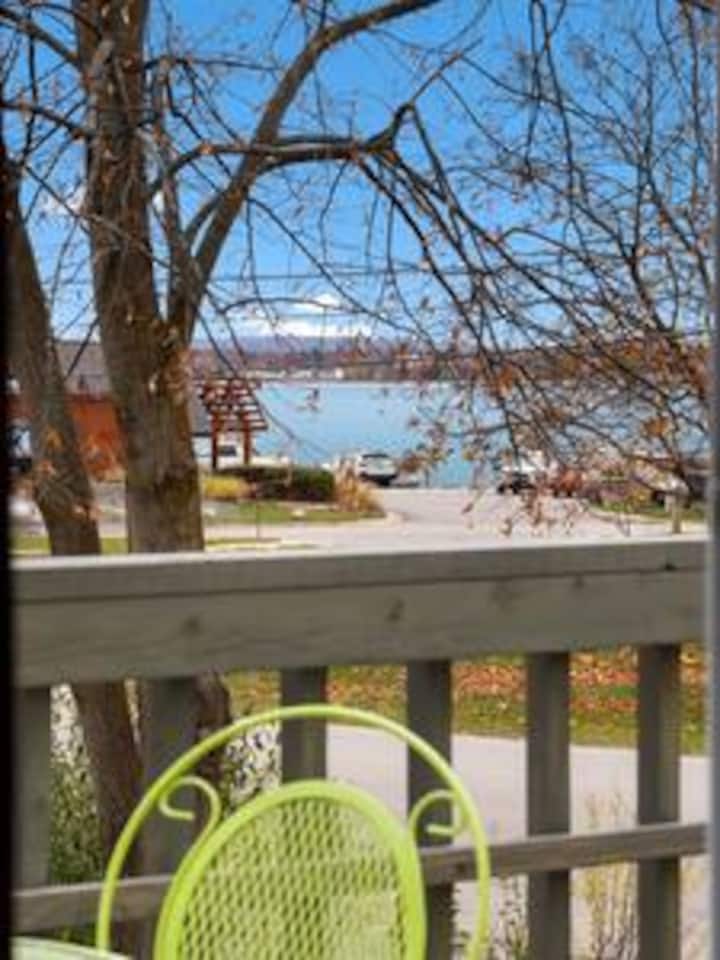 Schooner House -Bay View Cottage - Traverse City, MI