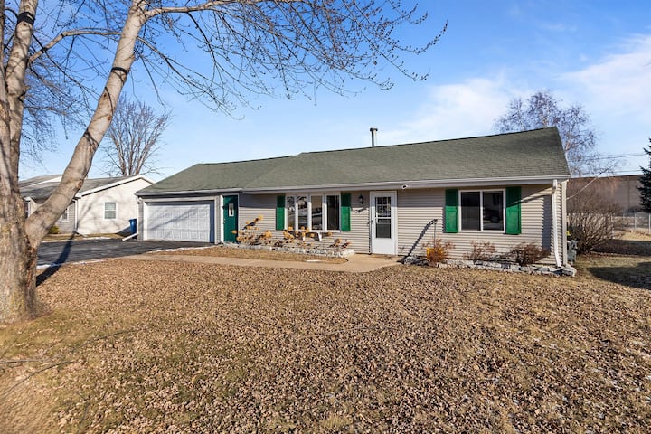 Family Friendly-fenced In Yard-centrally Located - Appleton, WI