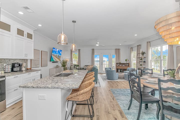 Cozy Remodel, Heated Pool, Walk 2 Beach! - Murrells Inlet, SC