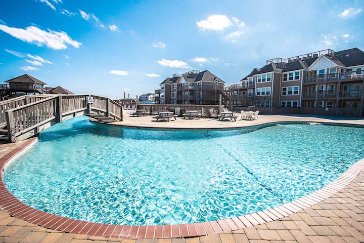 Spacious 2br Condo W/ Beach Access - Duck, NC