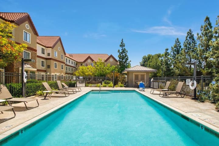Enjoy San Diego: Pool, Kitchens & Free Breakfast - Poway, CA