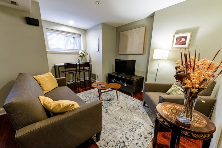 Logan Circle/14th St. Quiet Entire One Br Suite - Bethesda, MD