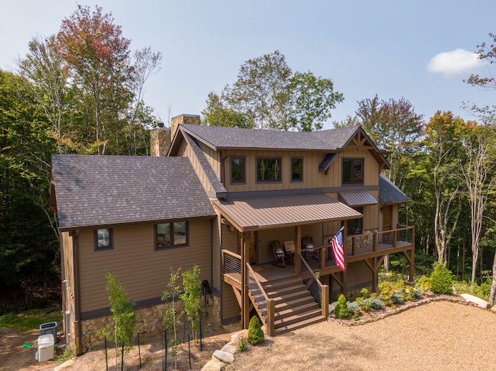 Little Creek Lodge -Eagles Nest: Hottub, Game Room - Beech Mountain, NC