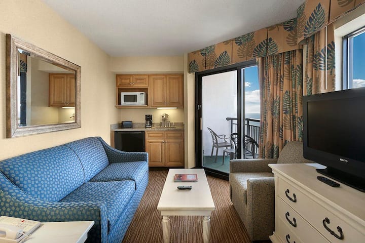 Seaside Luxury: 16th Floor Ocean View Studio - Myrtle Beach, SC