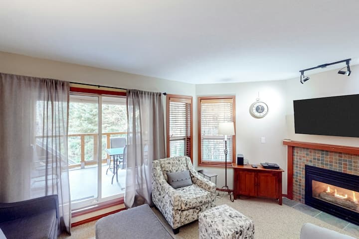 2br Mountain View Townhouse With A Private Hot Tub - 威士拿