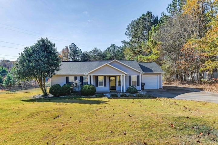Peaceful Troutman Home: 5 Mi To Lake Norman! - Zootastic Park, Troutman