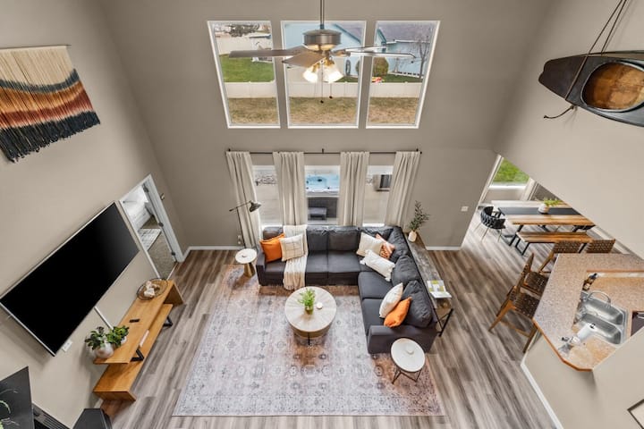 Hot Tub- 7 Bedrooms-idaho Themed - Idaho (State)