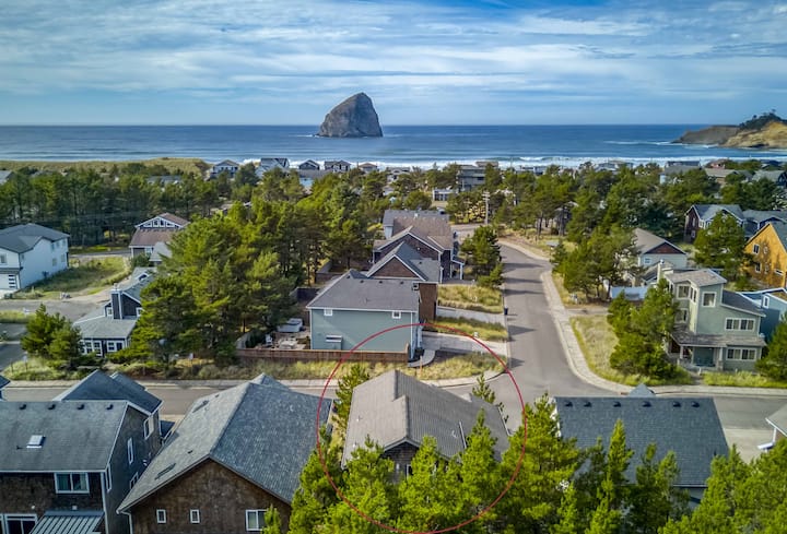 Haystack Rock Views, Pet Friendly, Close To Beach - Pacific City, OR