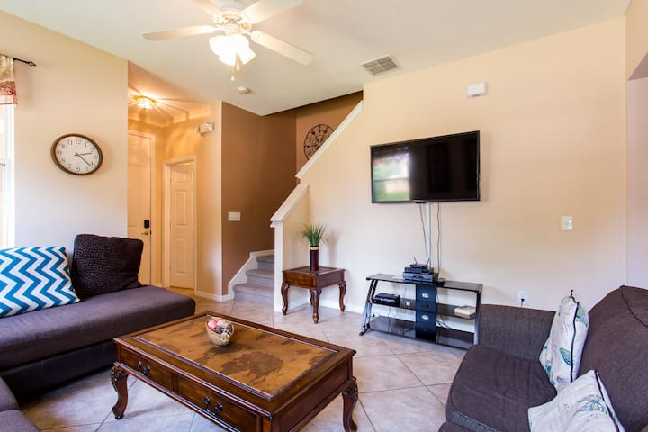 Disney Townhome 3 Bdrm 2.5 Bath- Unit 5 Crestwynd - Celebration, FL