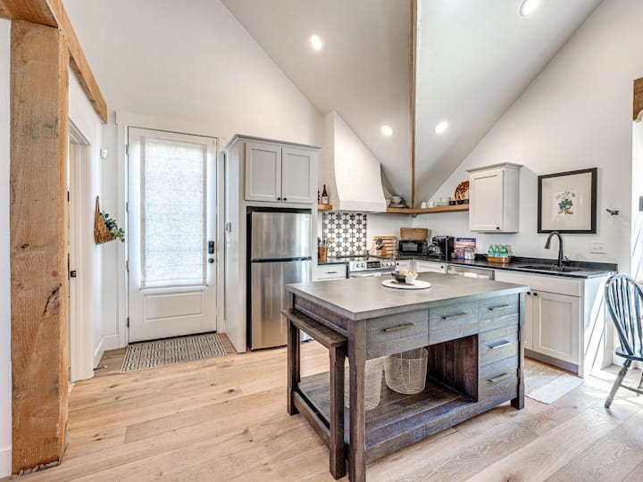 Carlton Landing-stones Throw - Carlton Landing