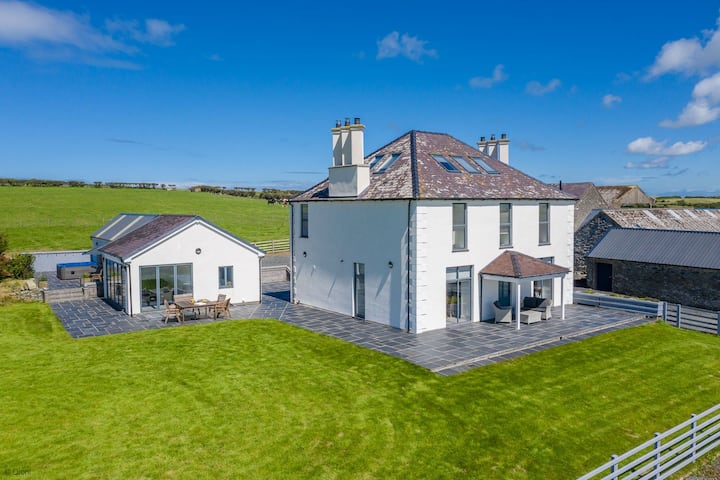 Bryndeusant - Anglesey