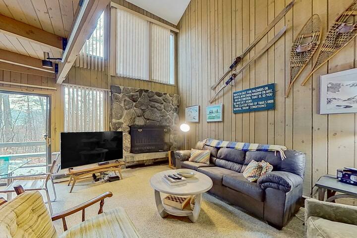 2br With Balcony, Fireplace, Game Room, & W/d - Conway, NH