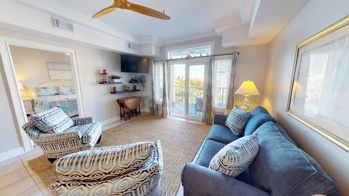 Bay View Villas 202 - Water Front - Pool - Tennis - Tybee Island, GA