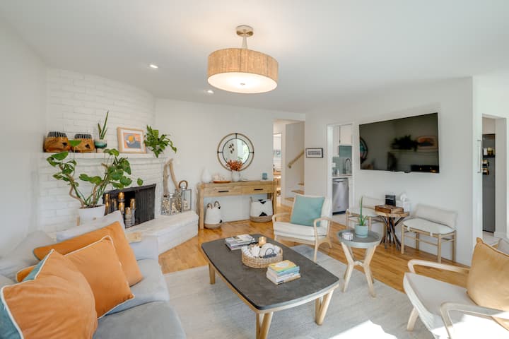 Seaside Home W/ Hot Tub & Patio: Close To Beaches! - Monterey, CA