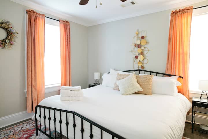 Charming 3br Haven With Pet-friendly Yard - Montgomery, AL