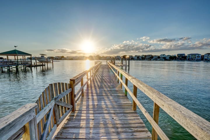Dock + Steps From The Ocean! - Wrightsville Beach, NC
