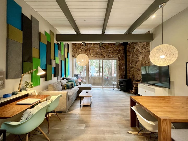 Remodeled Pet Friendly Tyrolean Hexagon Haus - Mammoth Lakes, CA
