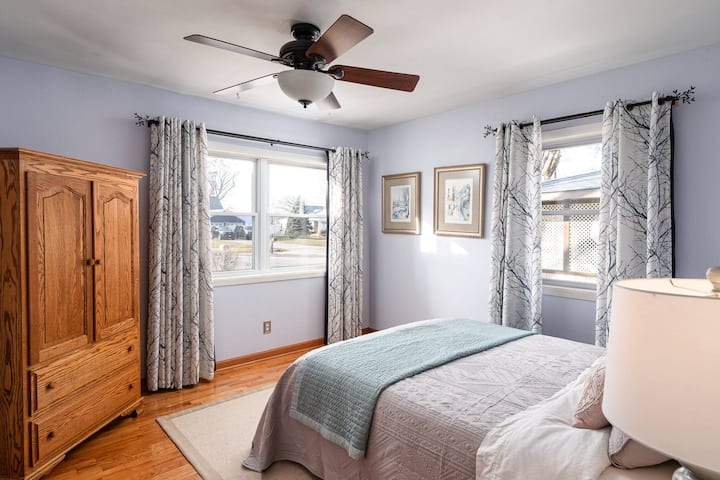 French Island W/hot Tub, Kayak, Lake View, Ev - La Crosse, WI