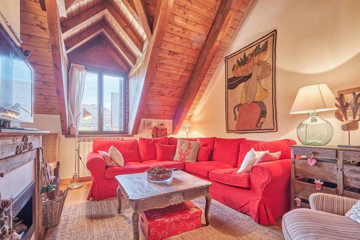 ÁTico Dúplex | Garaje Y Wifi Gratis - Panticosa - Panticosa