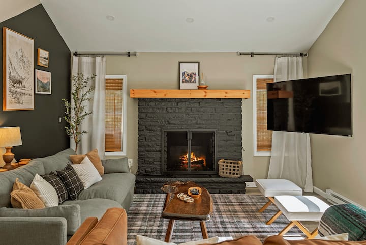 Nascar Retreat: Hot Tub, Game Room - Pocono Lake