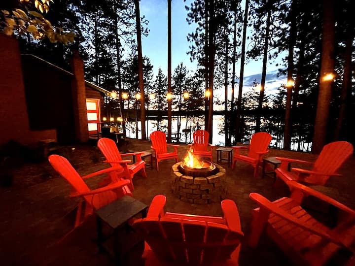 Dollar Lake Retreat: Vintage Vibes + Luxe Comfort - Eagle River, WI