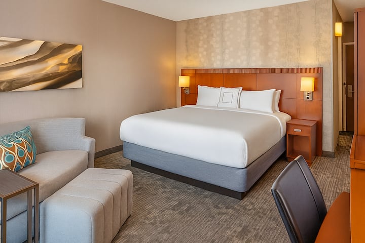 Convenient Stay In Laguna Hills! Pet-friendly - Laguna Beach, CA