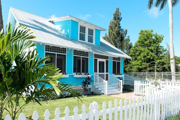 The Blue House At Old Colorado Inn - Stuart, FL
