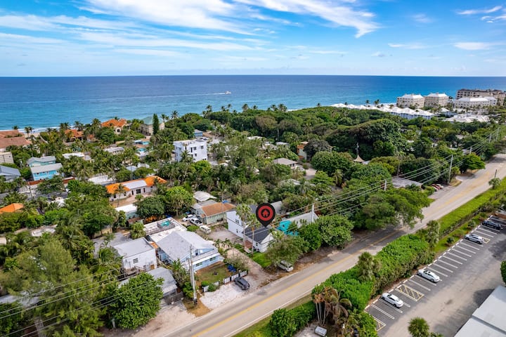 Walk To Beach & Downtown + Outdoor Hammock & Furni - Boynton Beach, FL