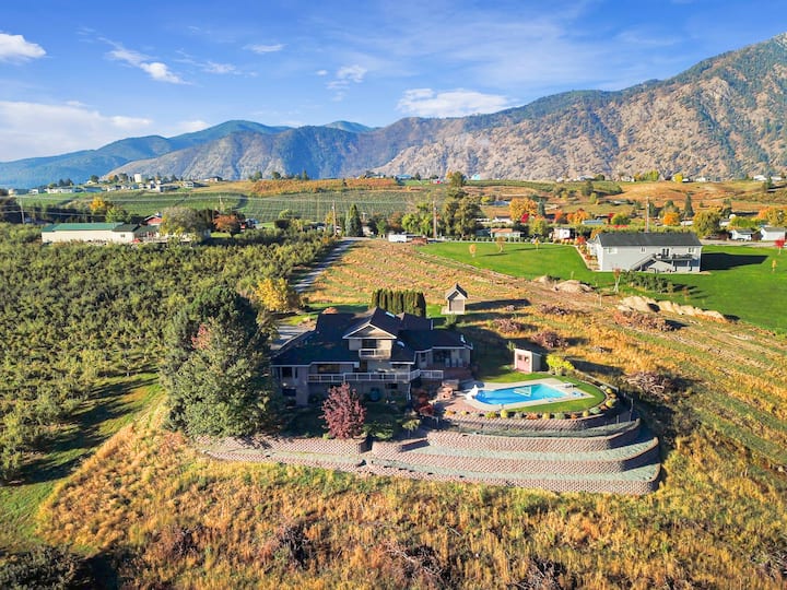 Manson Getaway|heated Pool|lake Views|hot Tub - Lake Chelan, WA