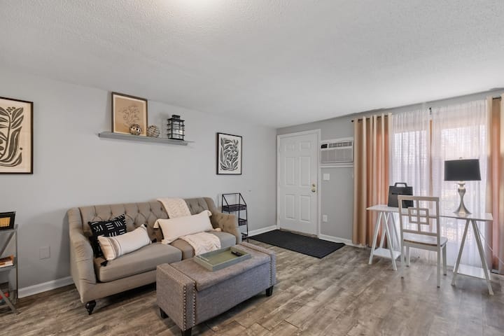 Stylish 1st Flr 1bed Condo-close To Downtown Dover - Dover, NH