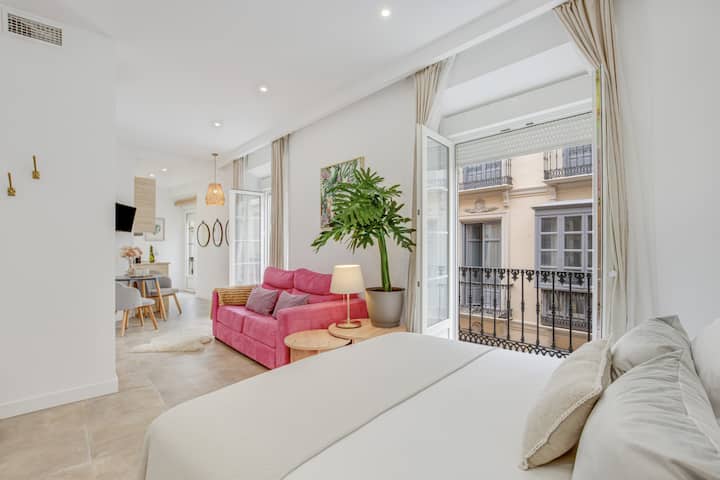 Elegant Loft W/ac, Balconies & Historic City Views - Malaga Province, Espagne