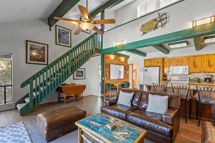 Sierra Suns 9, A Townhome Steps From The Marina - June Lake, CA