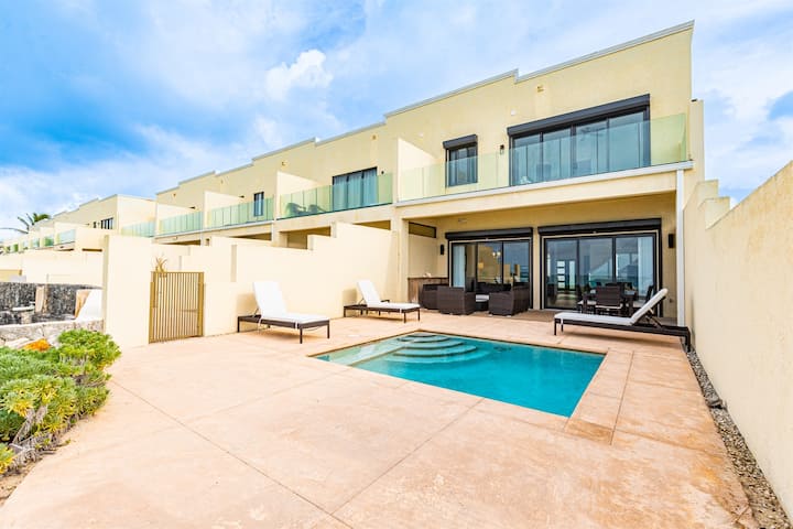 Oceanfront Villa 3br - Private Pool, Beach Access - Bahamas