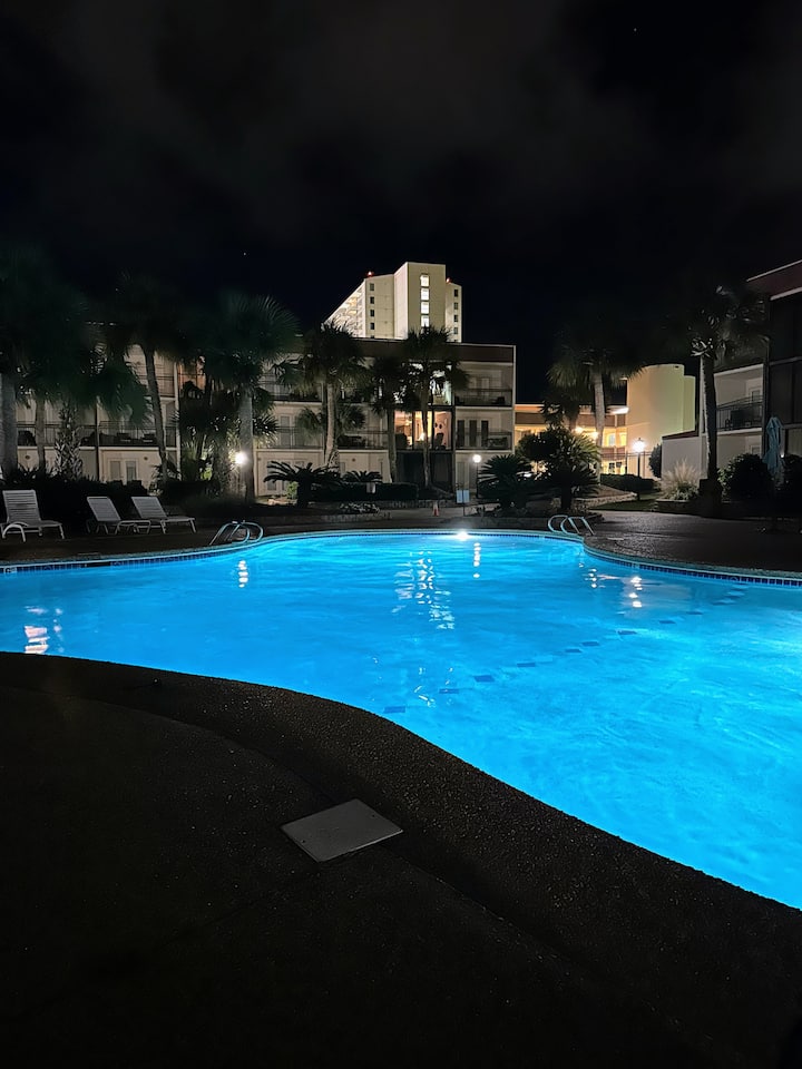 Locally Owned Condo At The Villas - 比洛克西