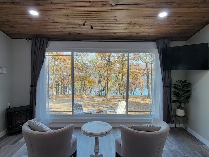 Cozy Lakefront Escape • Perfect For 2! - Arrowhead State Park, Canadian