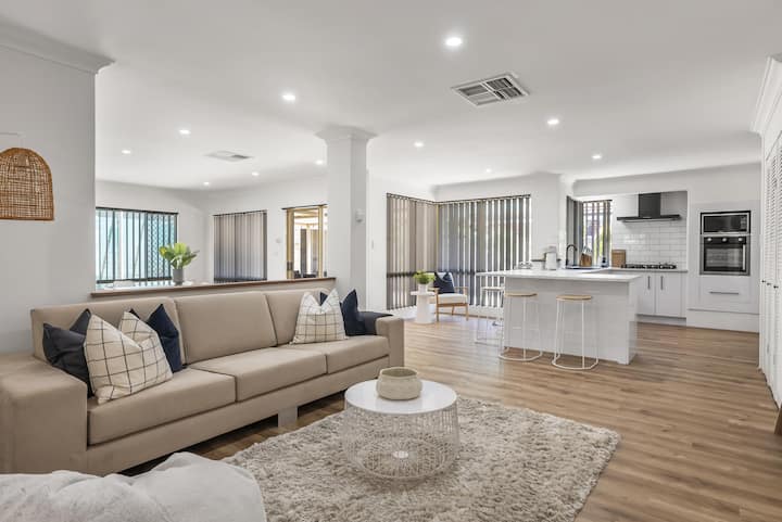 Halls Head Haven: A Coastal Getaway In Mandurah - Mandurah
