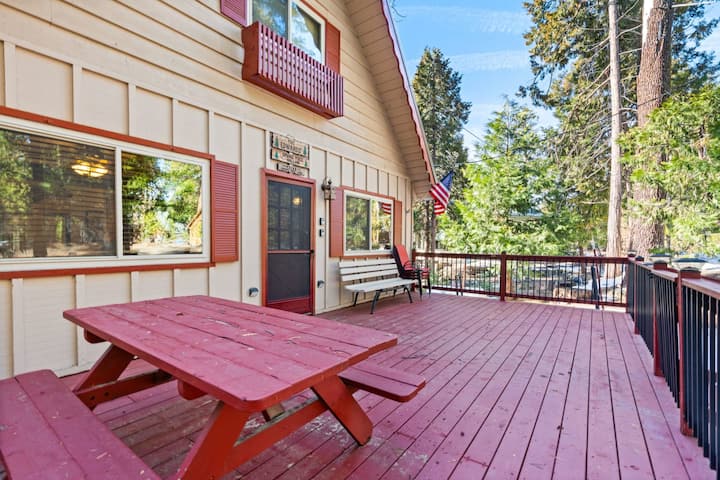 Smoke Tree | Freshly Remodeled, Cozy & Charming - Shaver Lake, CA