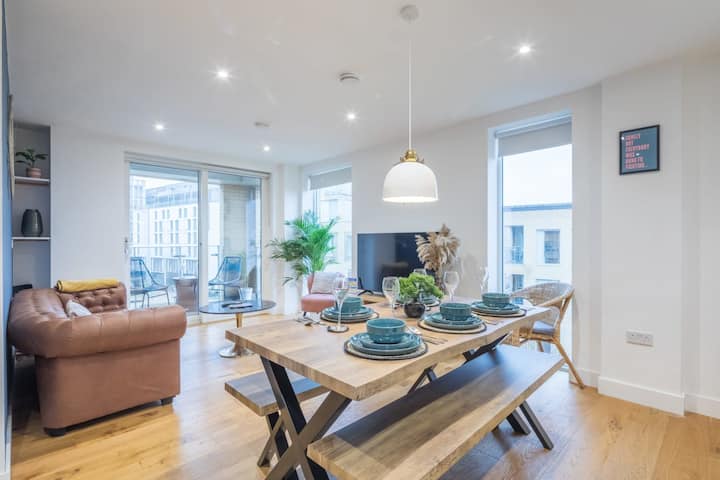 Luxe Cambridge Station Flat With Terrace - Cambridge Station Road
