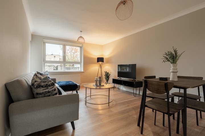 Refreshing Apartment In South Glasgow - Ibrox Stadium