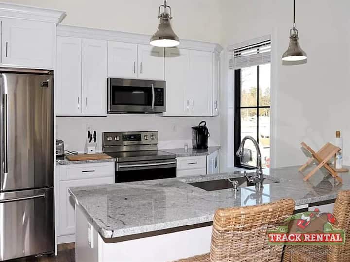 Luxe South Broadway Apartment - Saratoga Springs, NY