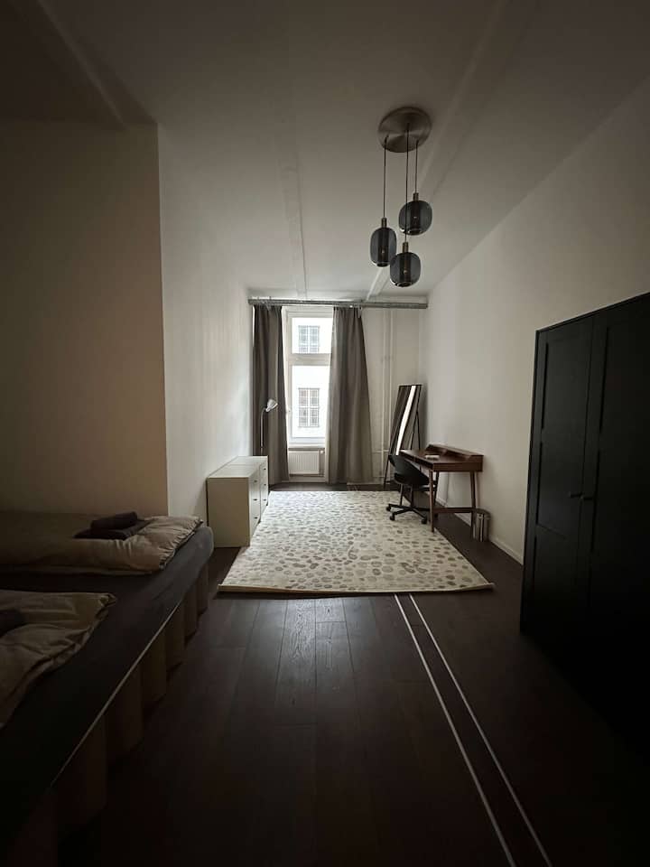 Spacious Industrial Loft Room In Berlin - Berlin